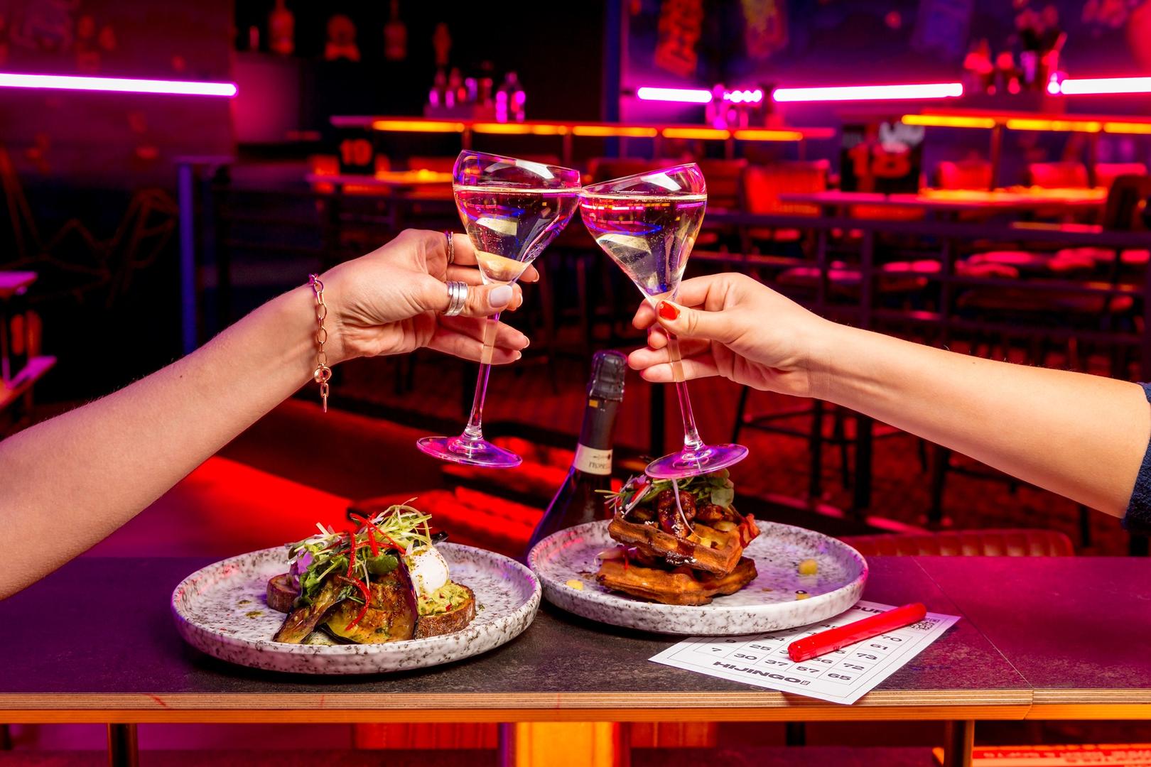 Multi-sensory activities in London - Immersive - Virtual Reality ...