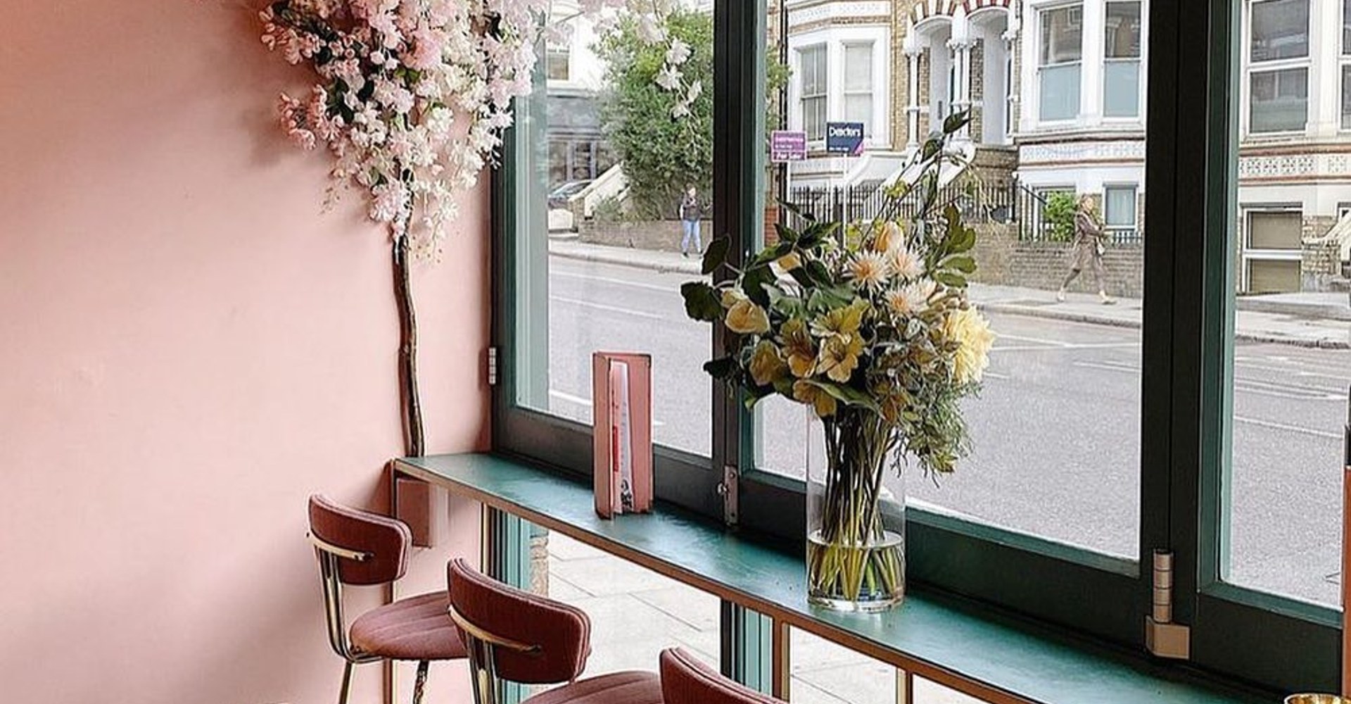 Best Cocktail Bars in Clapham this Pingmas!